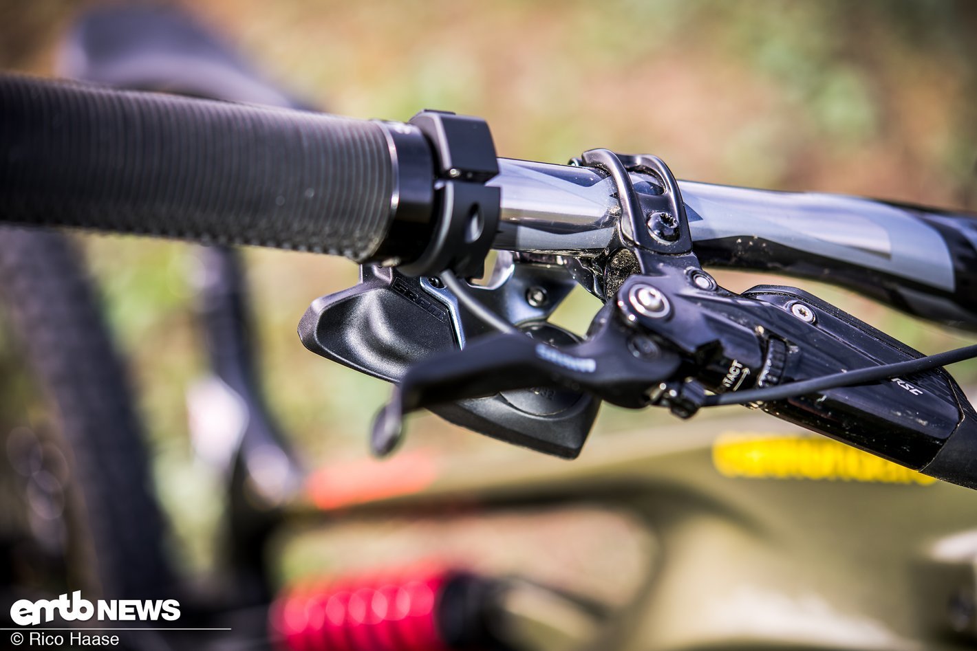 SRAM Update für AXS-Controller: Rocker Paddle – Update für bessere ...