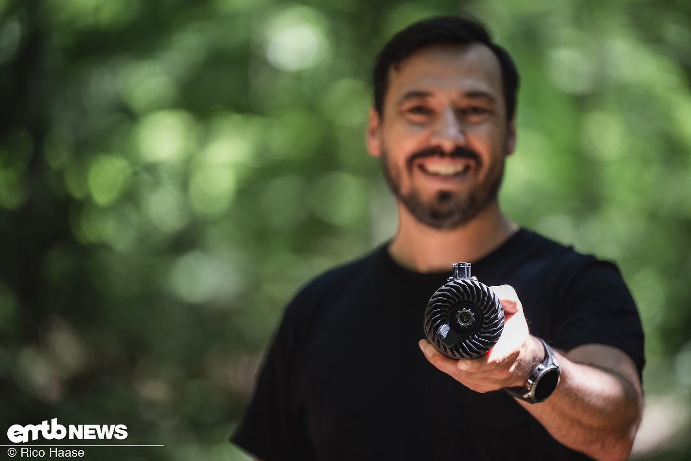 ZF CentriX – E-Bike-Motorsystem: Fast so klein wie eine Coladose ...