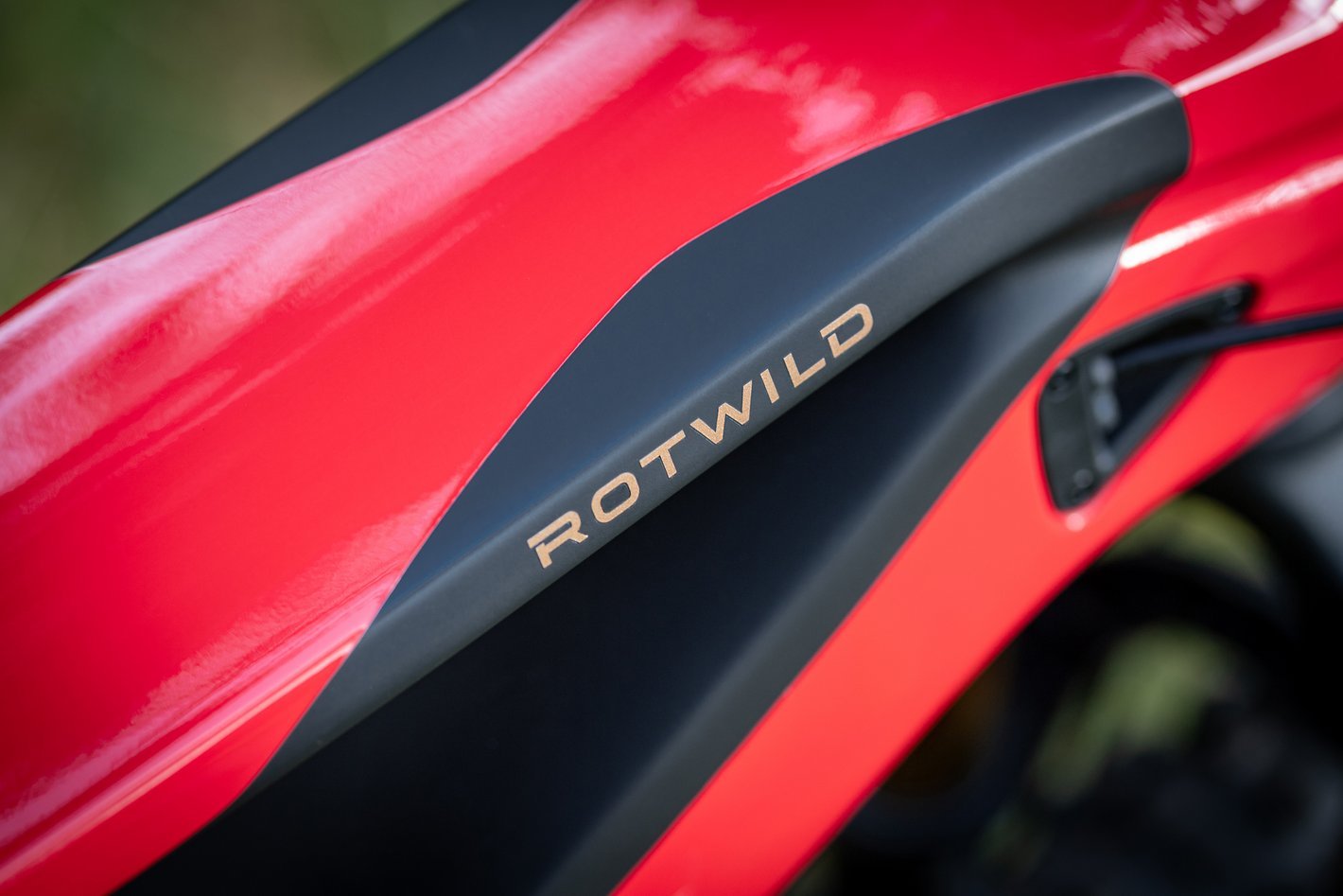 Rotwild R.X1000 mit Pinion Schalt-Motor-Einheit und 960-Wh-Akku