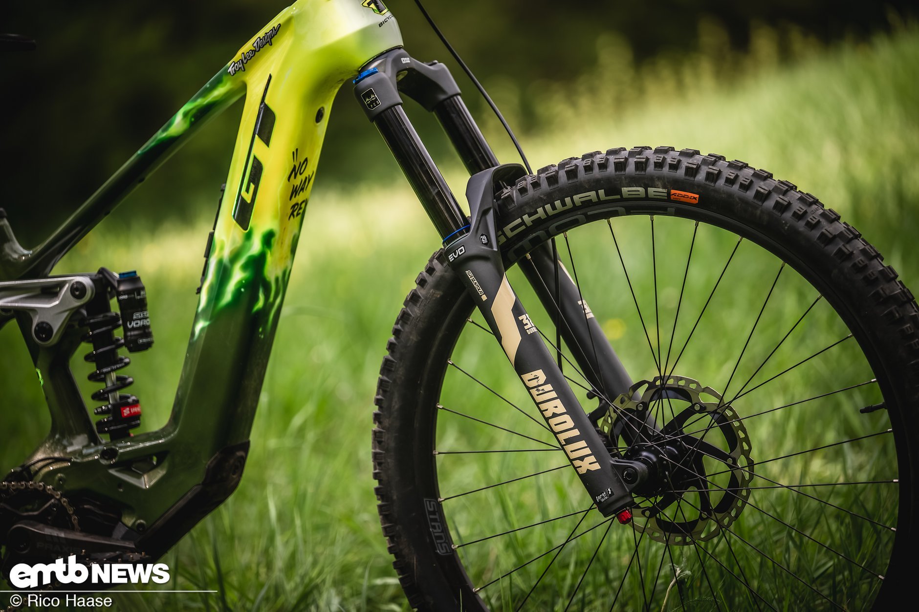 Fotostory: Hans „No Way“ Rey auf Prototyp von GT gesichtet – eMTB-News.de