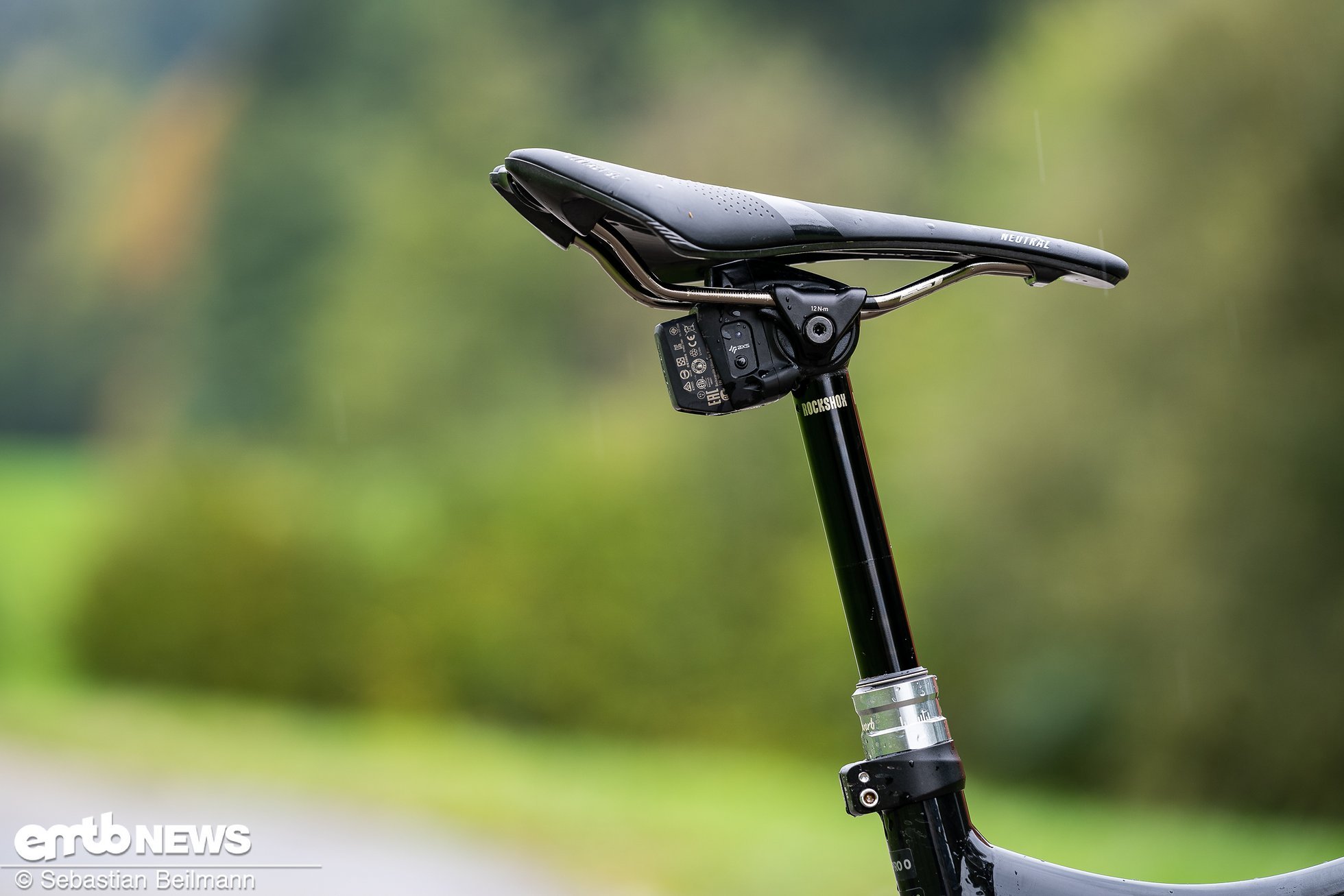 Foto: Die elektronisch angesteuerte SRAM Reverb AXS-Sa…