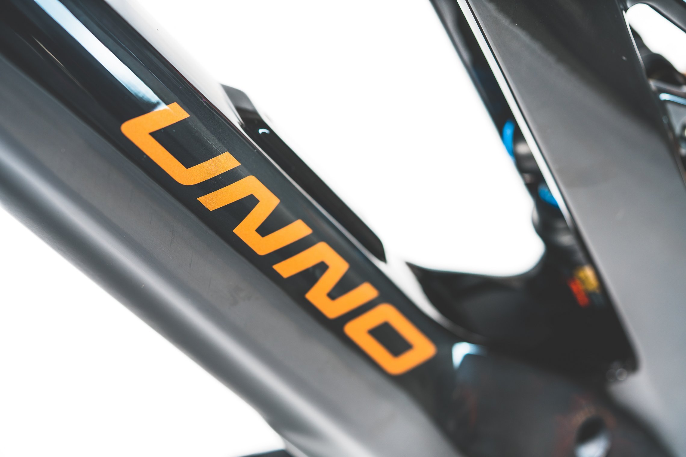 Unno Mith Boös – neues E-Enduro: Mächtig B(o)ös! – eMTB-News.de