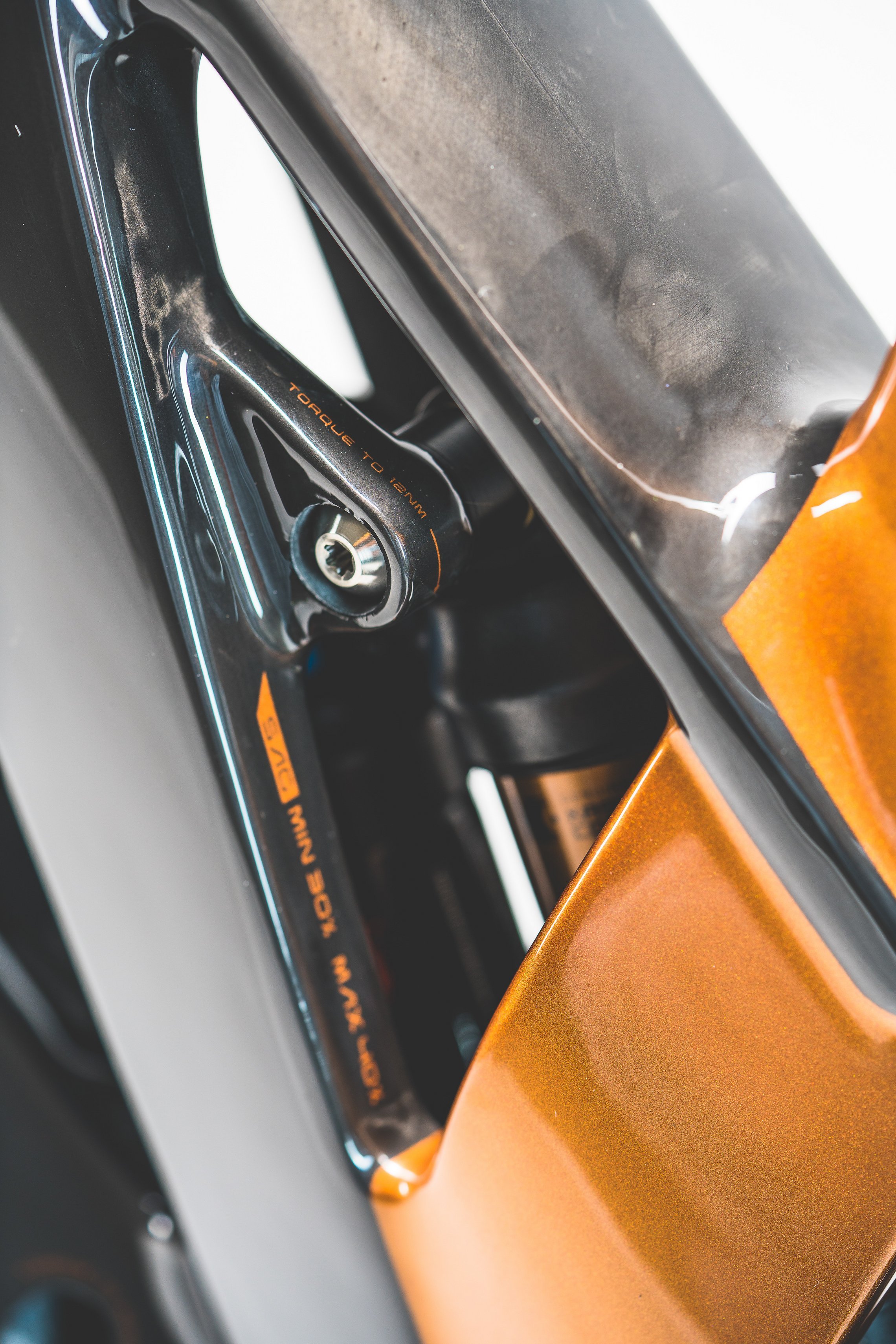 Unno Mith Boös – neues E-Enduro: Mächtig B(o)ös! – eMTB-News.de