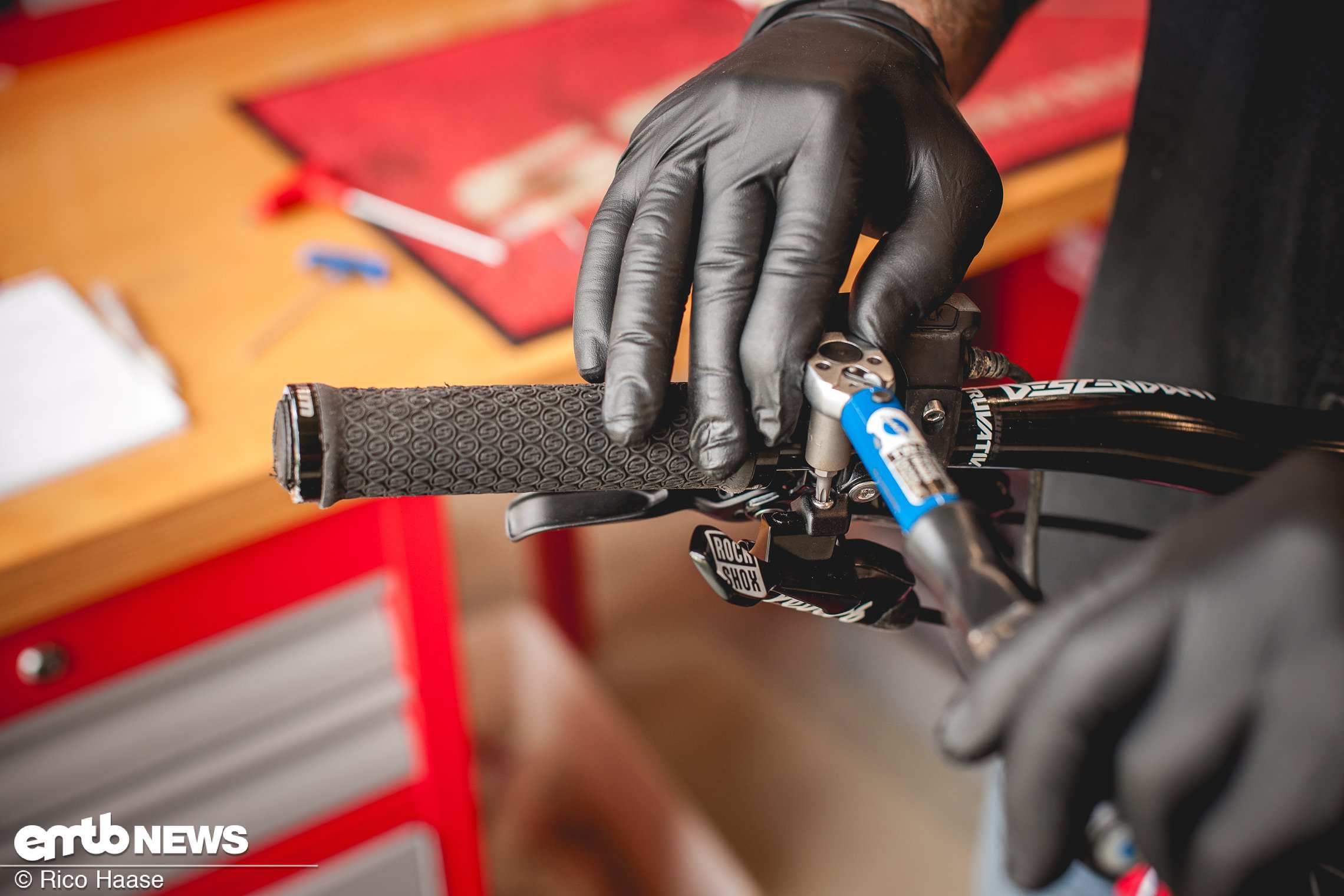 Montagetipp: Den neuen RockShox Reverb-Hebel montieren – eMTB-News.de