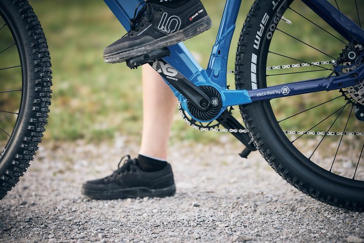 ZF CentriX – E-Bike-Motorsystem: Fast so klein wie eine Coladose ...