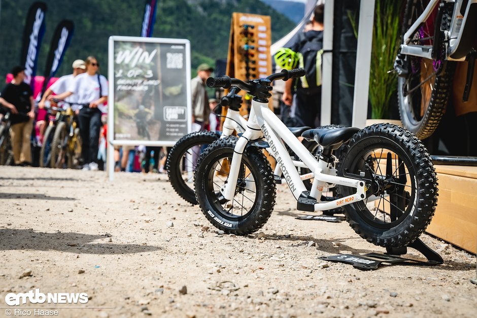 Bike Festival in Riva 2023 – Fotostory: Ein Fahnenmeer am Gardasee
